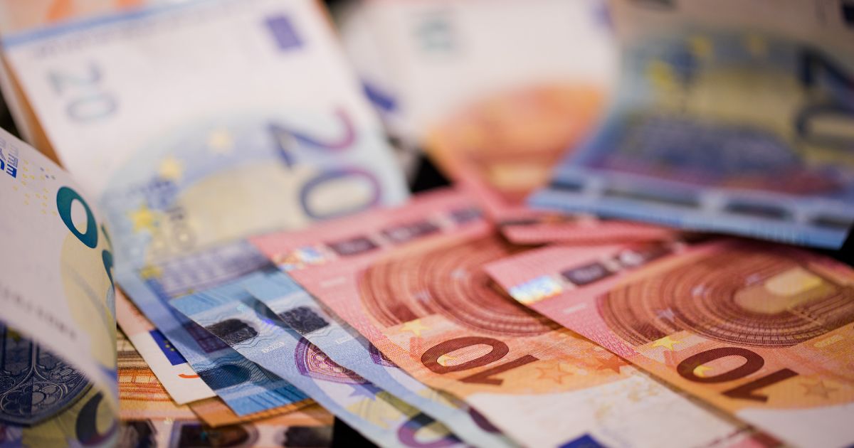 Iš seifo pavogta 16 tūkst. eurų - Respublika.lt - Naujienų ir žinių ...