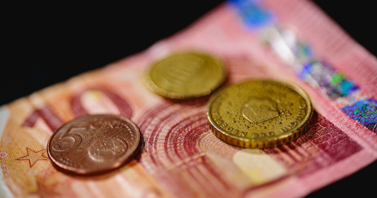 MMA ir mažesnį atlyginimą prieš mokesčius pernai gavo 108,1 tūkst ...