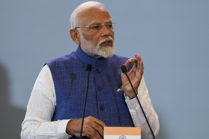 Indijos premjeras Narendra Modis su Vladimiru Putinu kalbėjosi apie ...