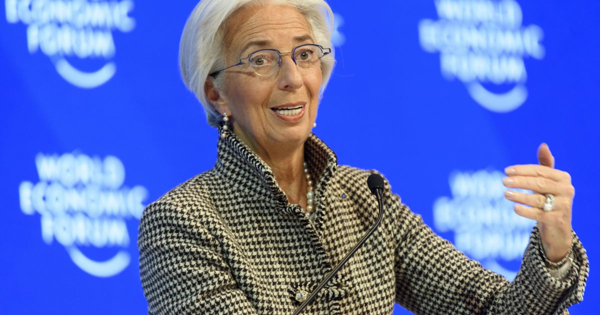 ECB vadovė: palūkanų normos artimiausiu metu nebus mažinamos ...
