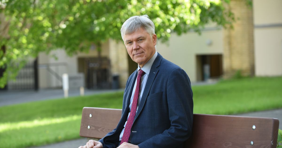 A.Valotka: Politinės korupcijos skylė neužkišta - Respublika.lt ...