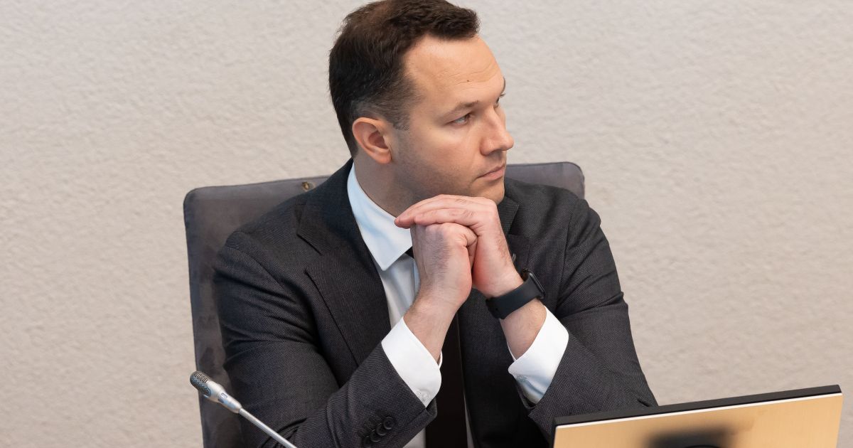 Grikšas pozityviai vertina premjerės sprendimą dėl gynybos pramonės ...