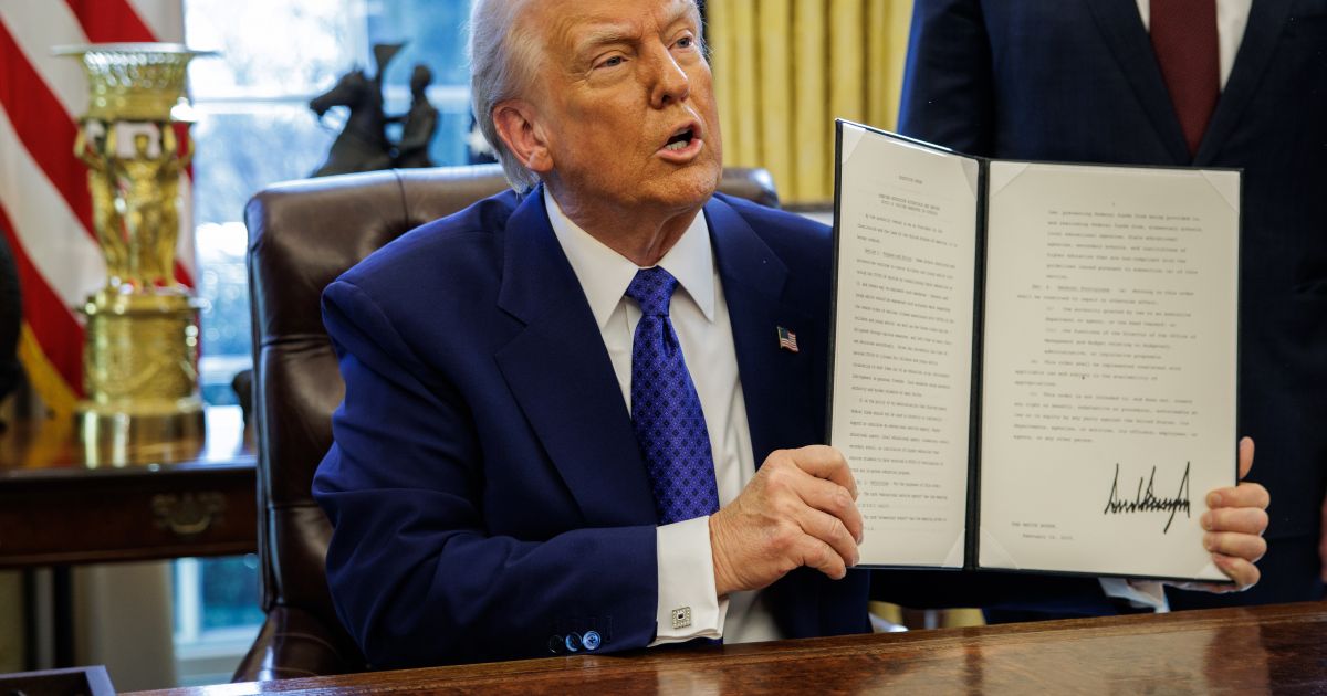 D.Trumpas: muitai prekėms iš Meksikos ir Kanados įsigalios kovo pradžioje - Respublika.lt ...