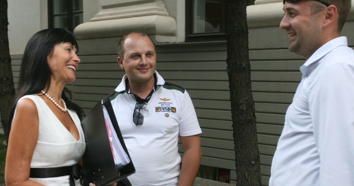 D.Dargis paleidžiamas į laisvę – teismas jam skyrė dėvėti apykoję ...