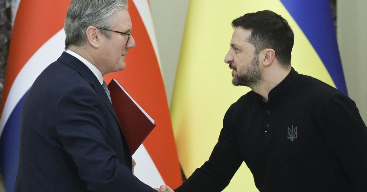 V.Zelenskis ir K.Starmeris pasirašė šimtmečio partnerystės sutartį - Respublika.lt - Naujienų ir ...