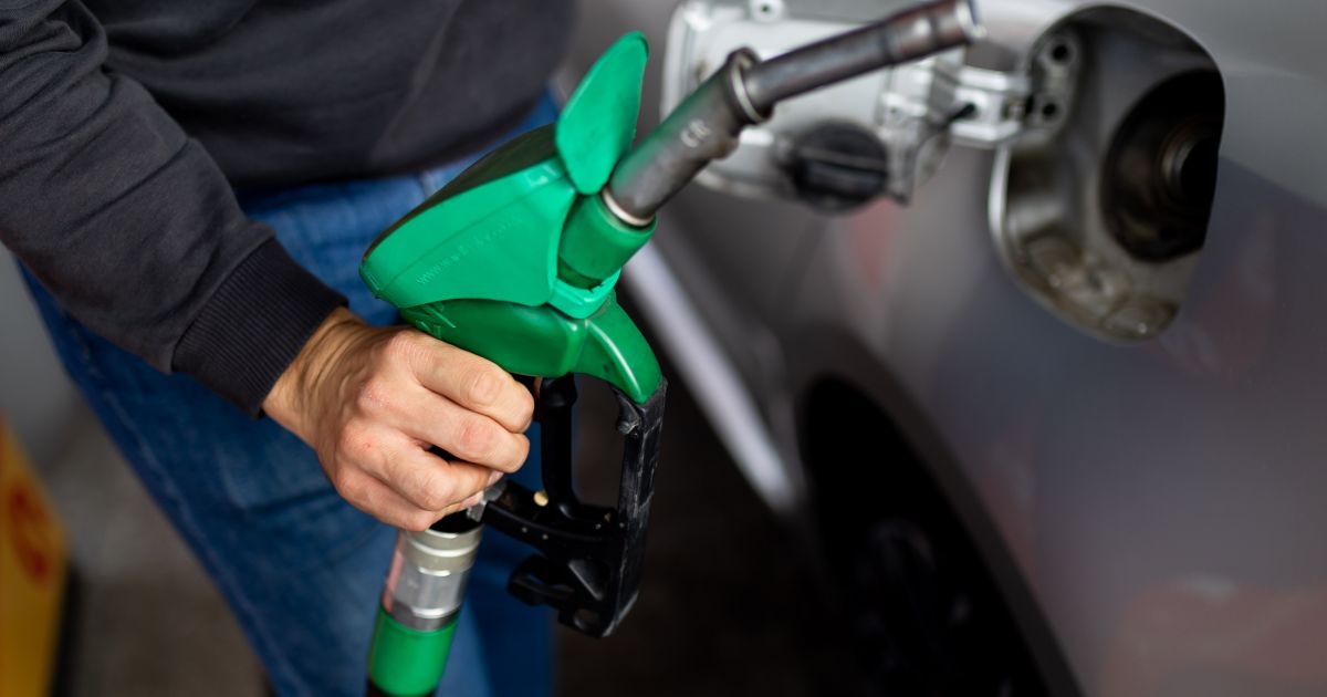 Benzino kainos Lietuvoje ir Lenkijoje susilygino - Respublika.lt ...