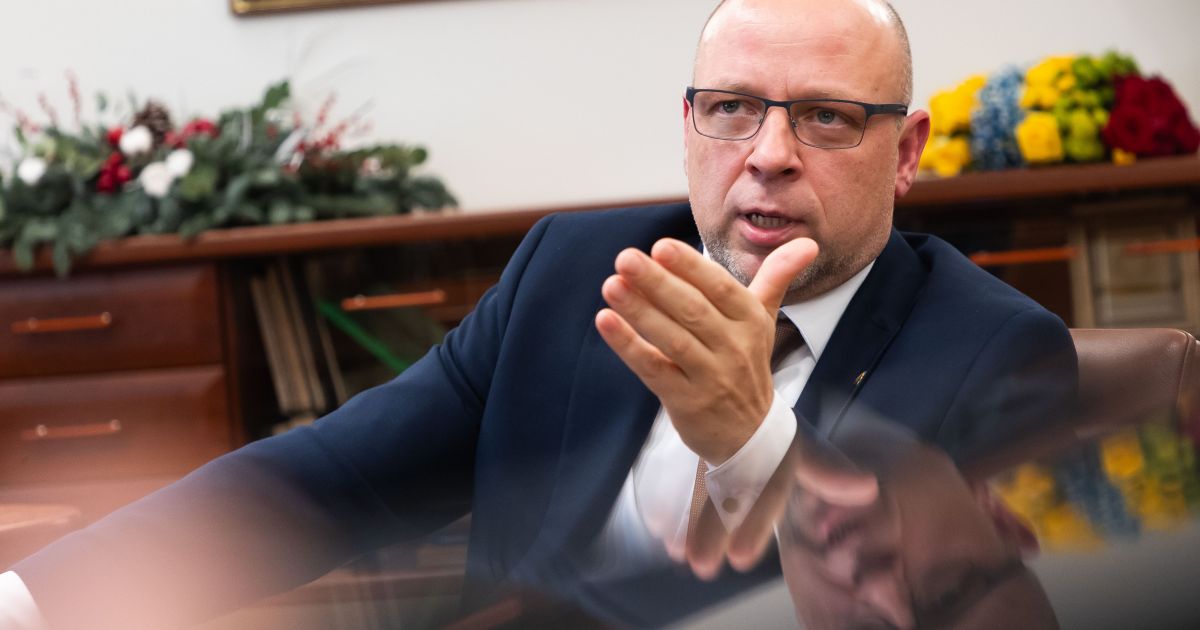 R.Mockus dėl kilusio skandalo trauktis iš posto neketina: neturiu ko ...