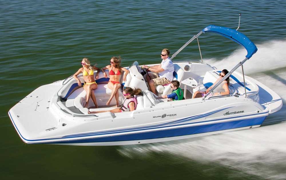 VSAT: į Lietuvą, ties Nida, iš Rusijos įplaukė pramoginis laivas ...