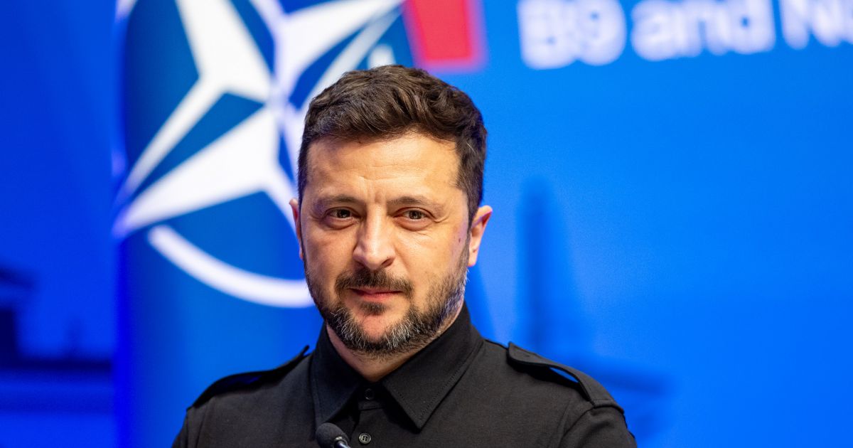 „Bloomberg“: Donaldas Trumpas Volodymyrui Zelenskiui pasiūlys tik blogus taikos susitarimo ...